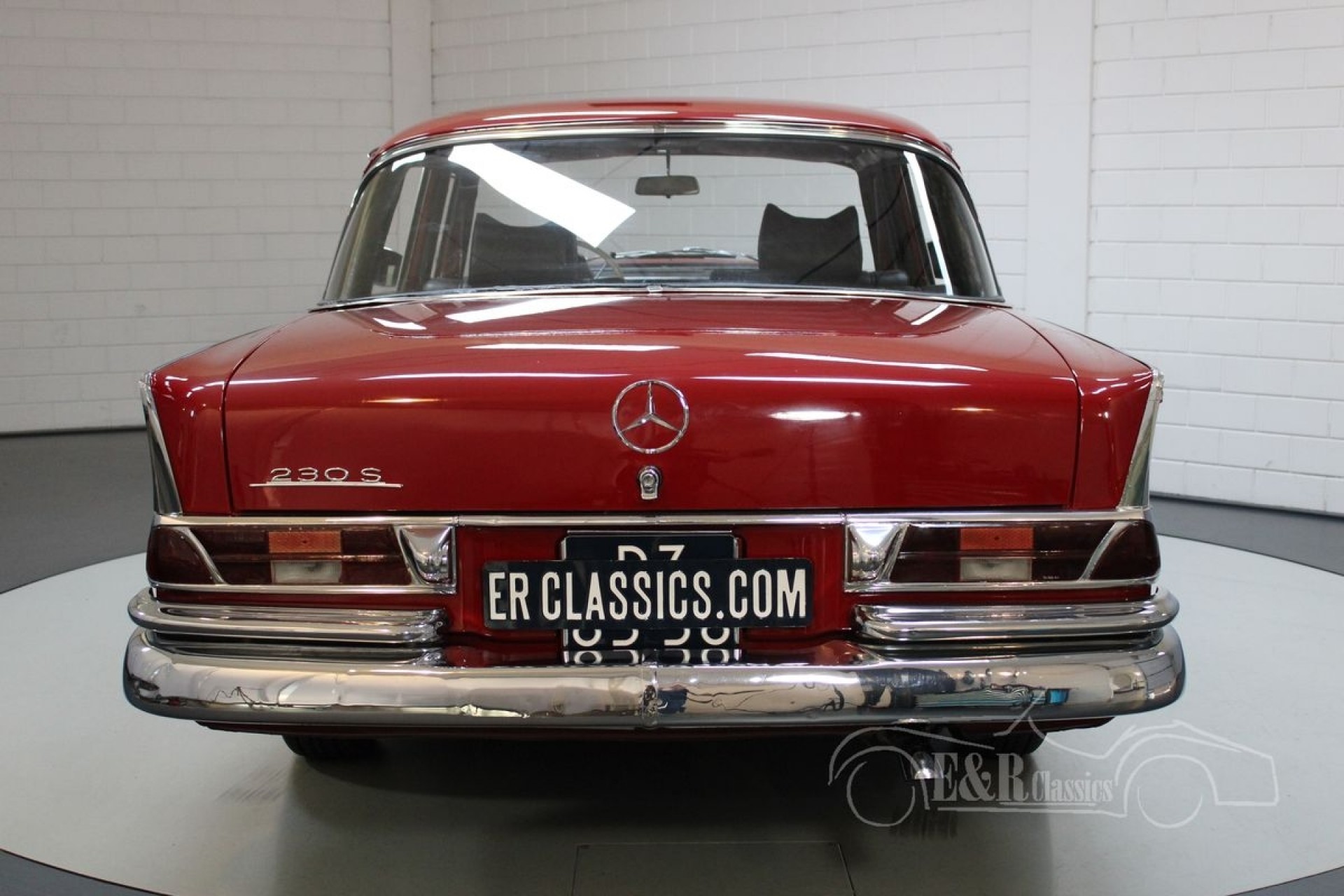 Mercedes Benz 230S à vendre chez ERclassics