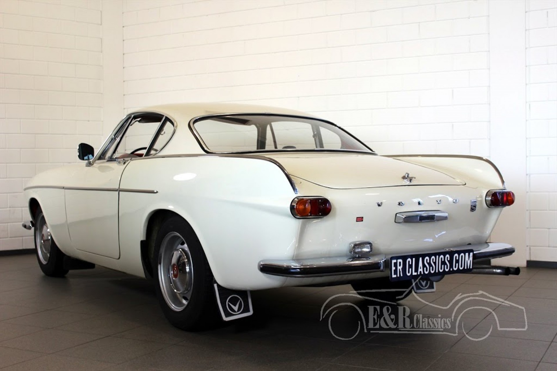 Volvo voitures anciennes de collection a E & R Classic Cars!