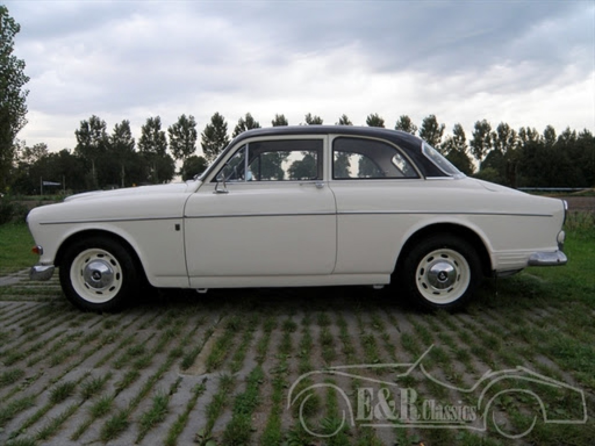 Volvo voitures anciennes de collection a E & R Classic Cars!