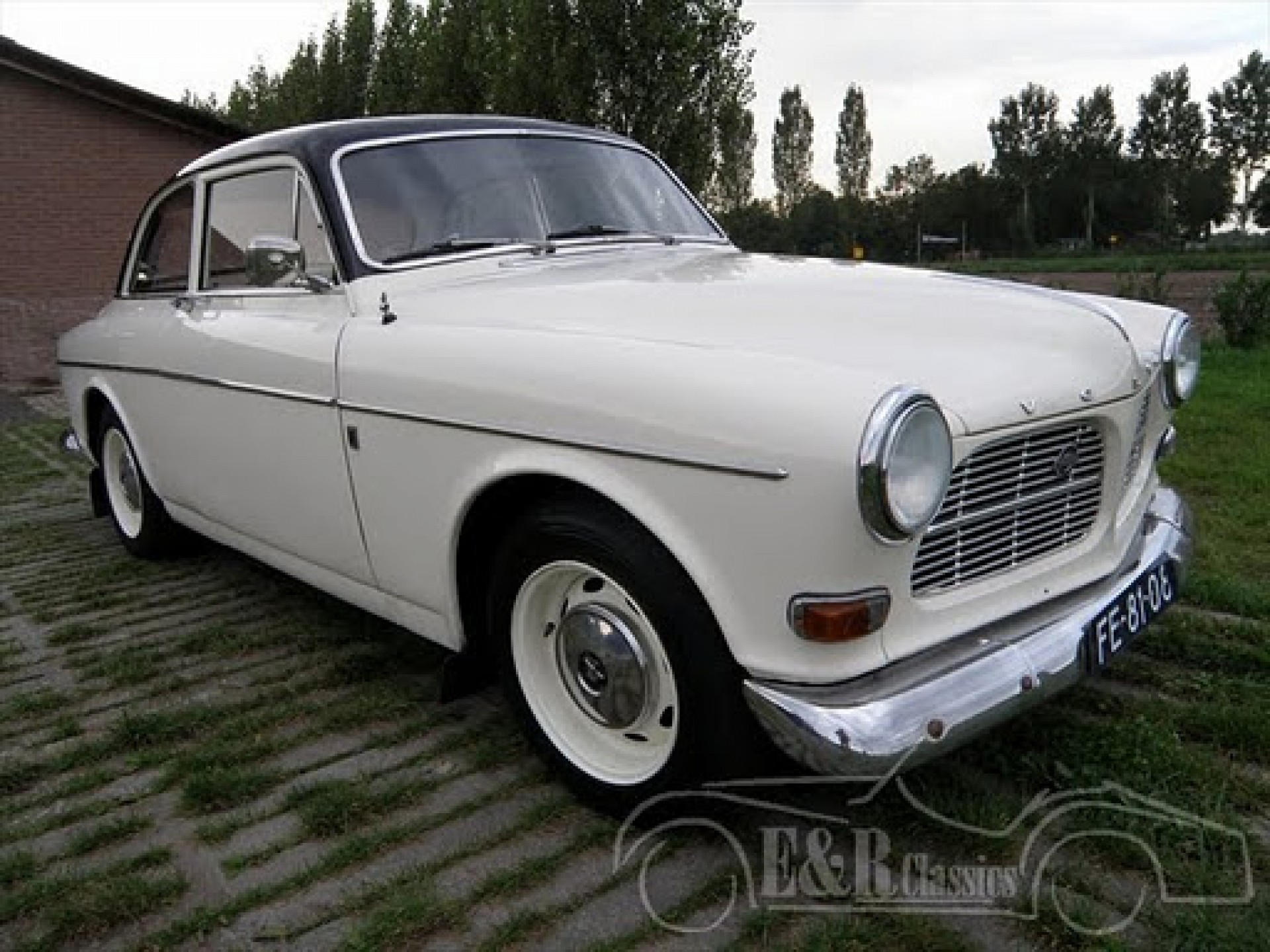 Volvo voitures anciennes de collection a E & R Classic Cars!